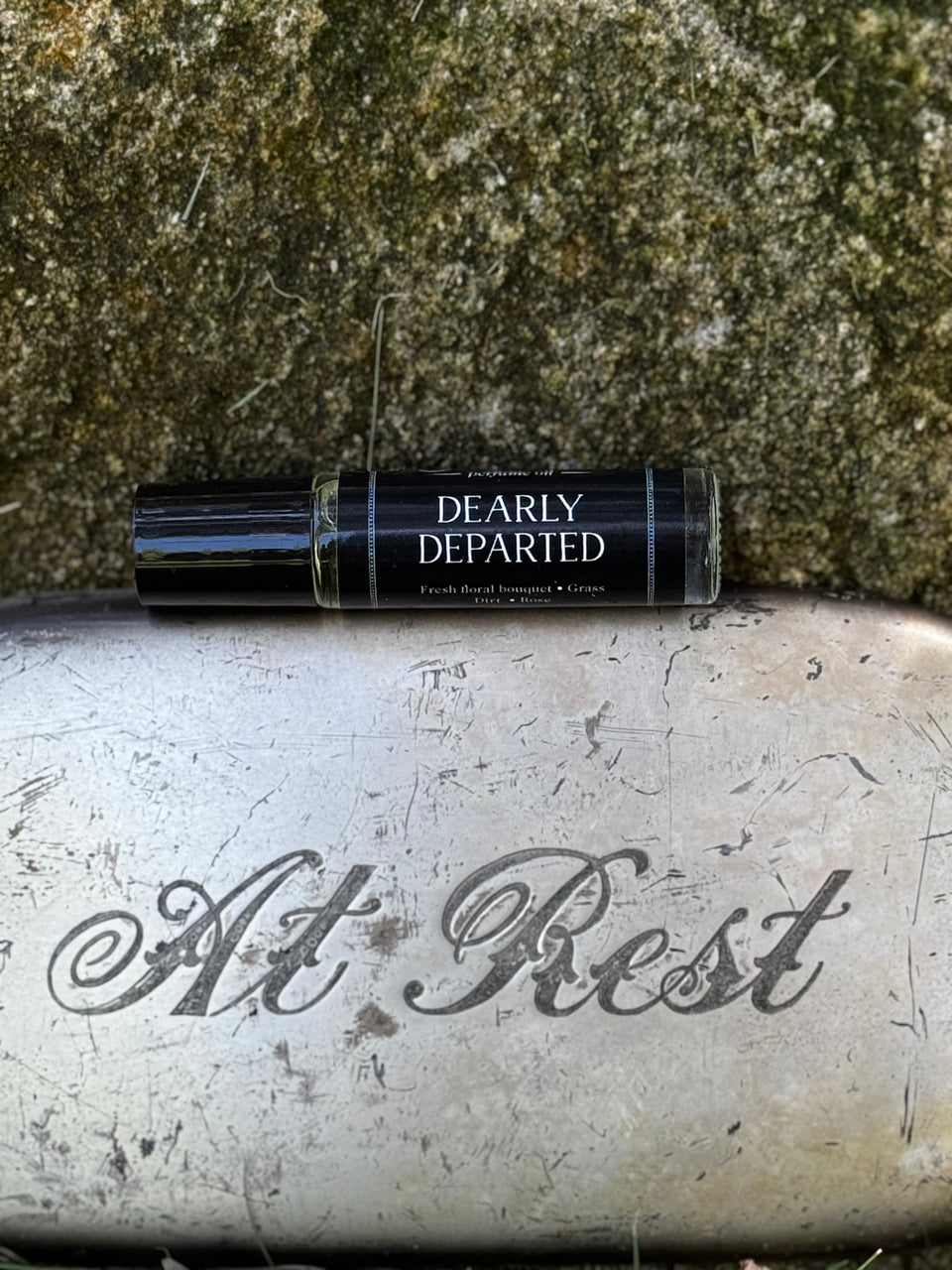 Dearly Departed (dirt & florals) – Seance